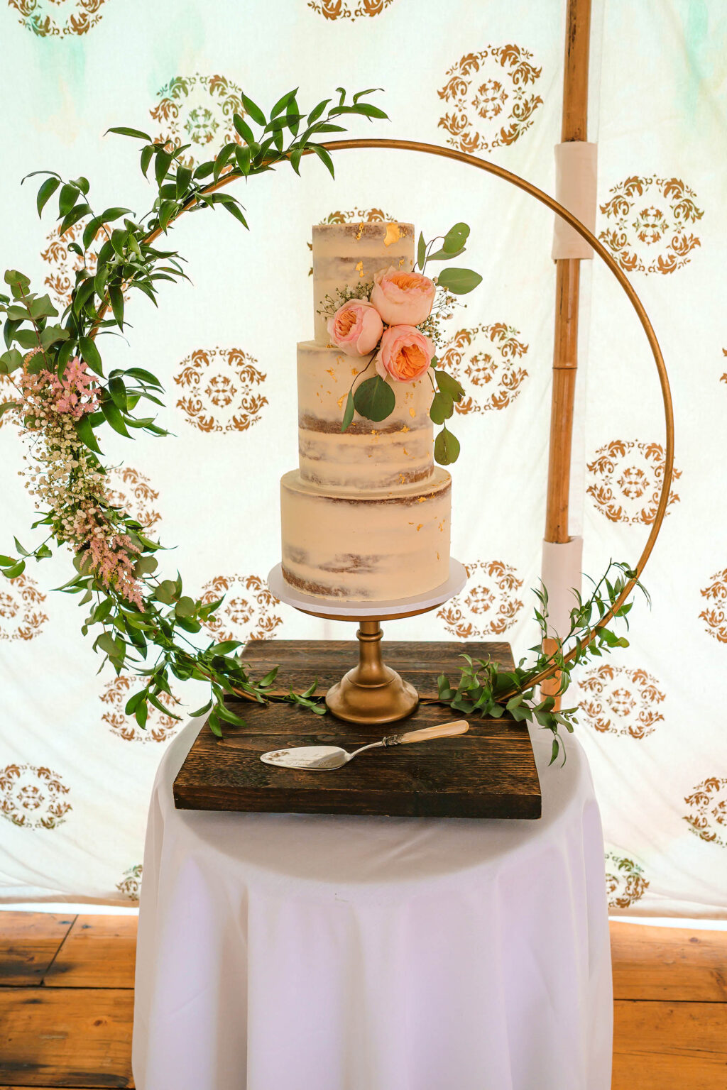 Amie & Andrew's wisteria wedding at Pencarrow, with Tracey Warbey ...