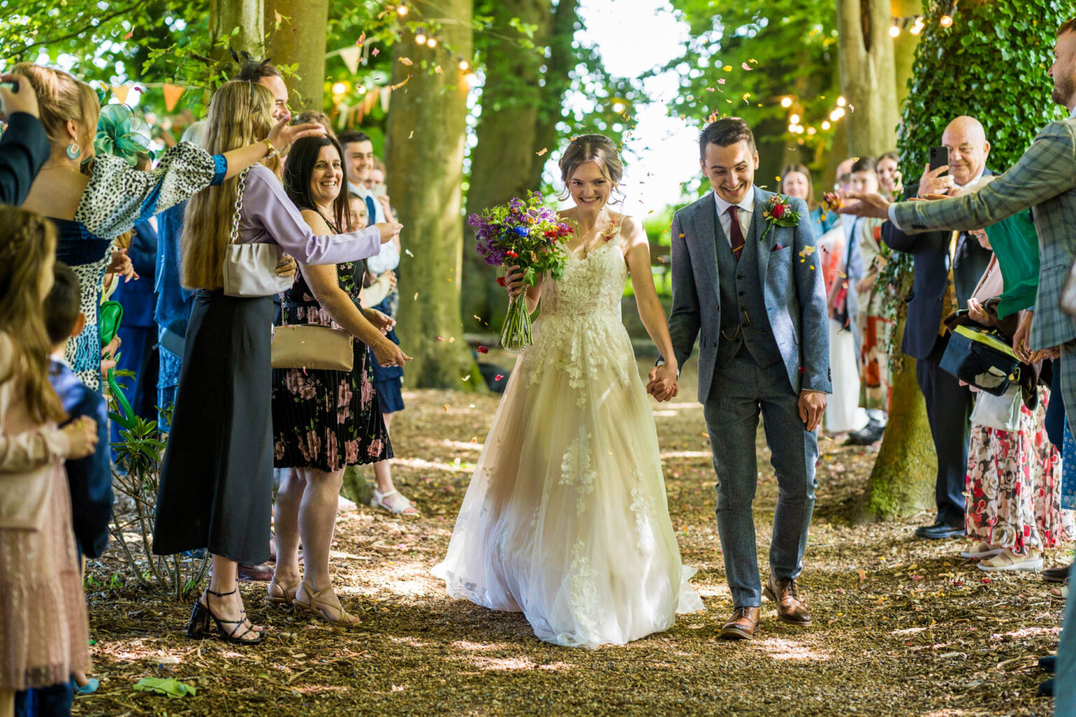 Georgina & Ben's amazing woodland wedding in Kent, with Benjamin Toms ...