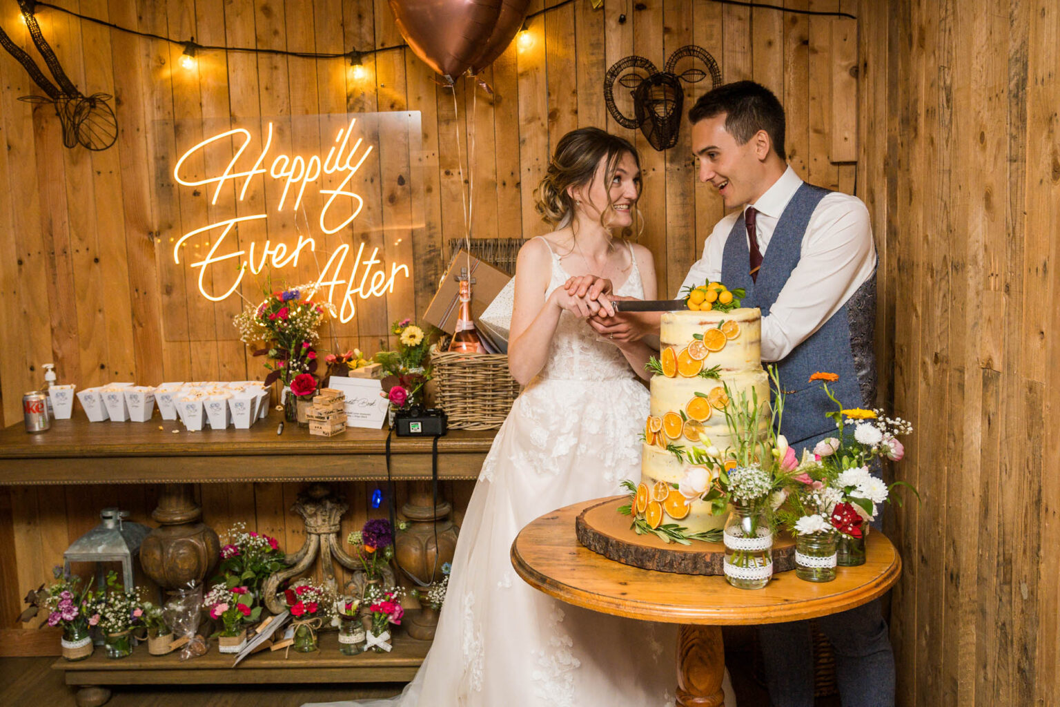 Georgina & Ben's amazing woodland wedding in Kent, with Benjamin Toms ...