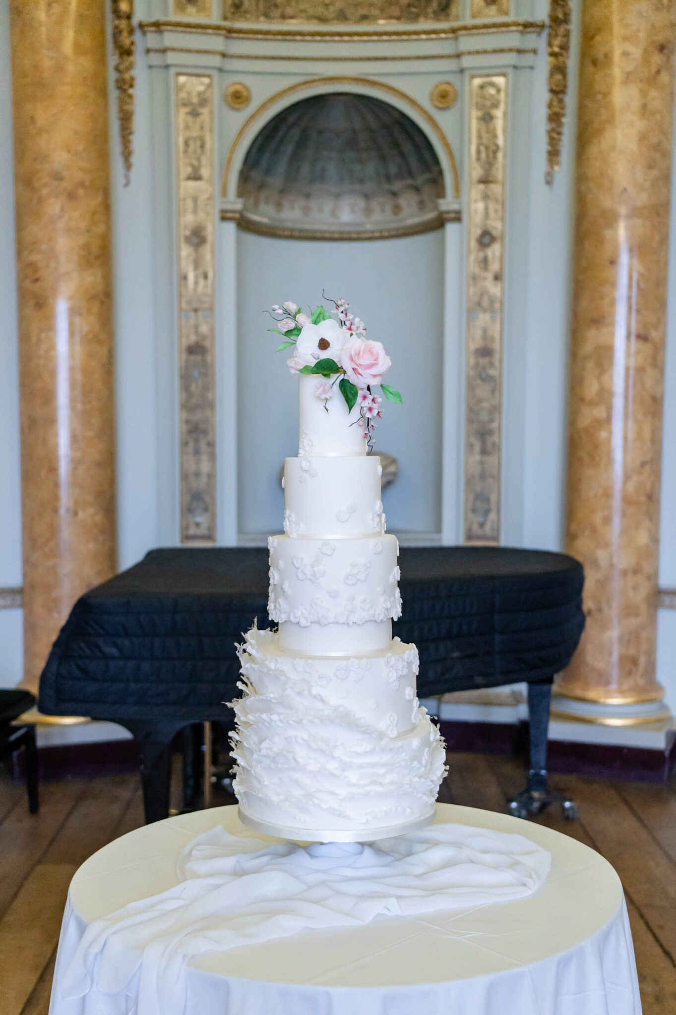 Luxury Spring Wedding Inspiration at the iconic Stowe House - English ...