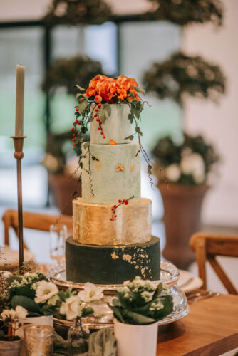 17 stunning wedding cakes from amazing UK designers! - English Wedding