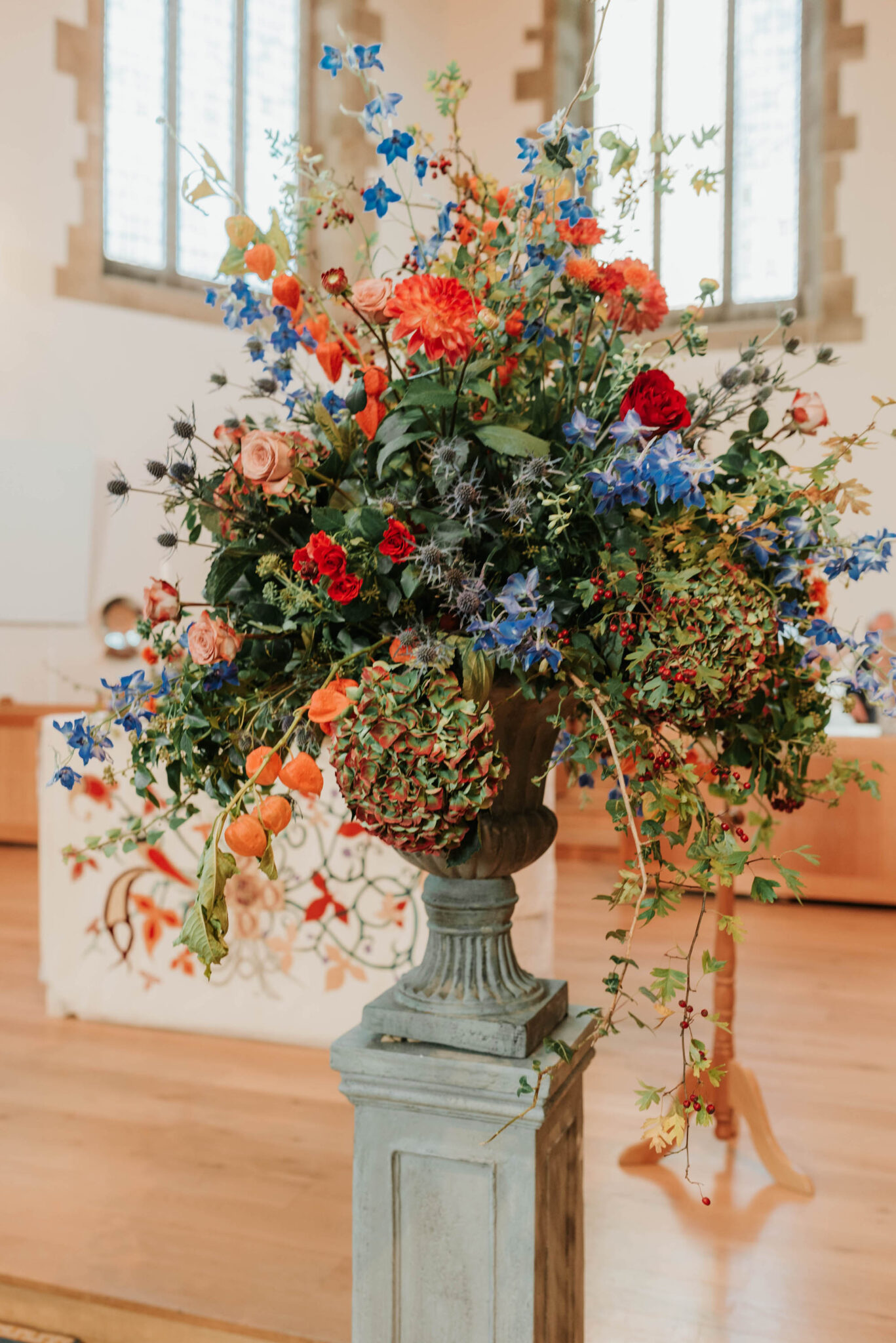 Oli & Harriet's flower-filled Oakham wedding, with Gemma Randall ...