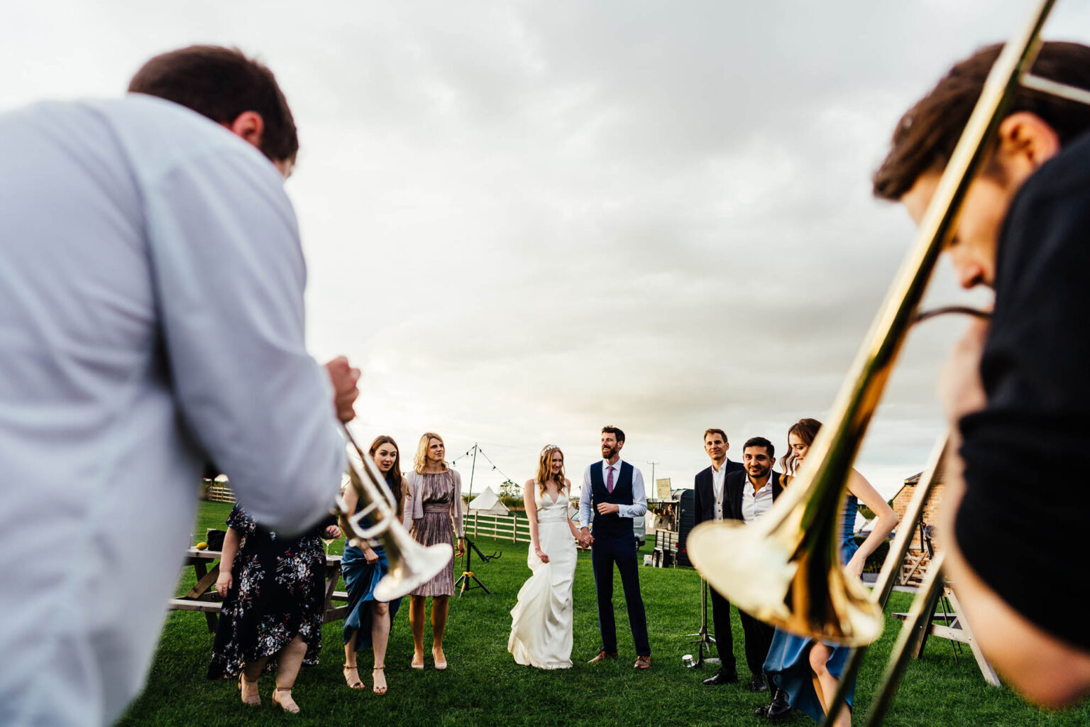 15 NEW ideas to shake up your wedding entertainment! - English Wedding