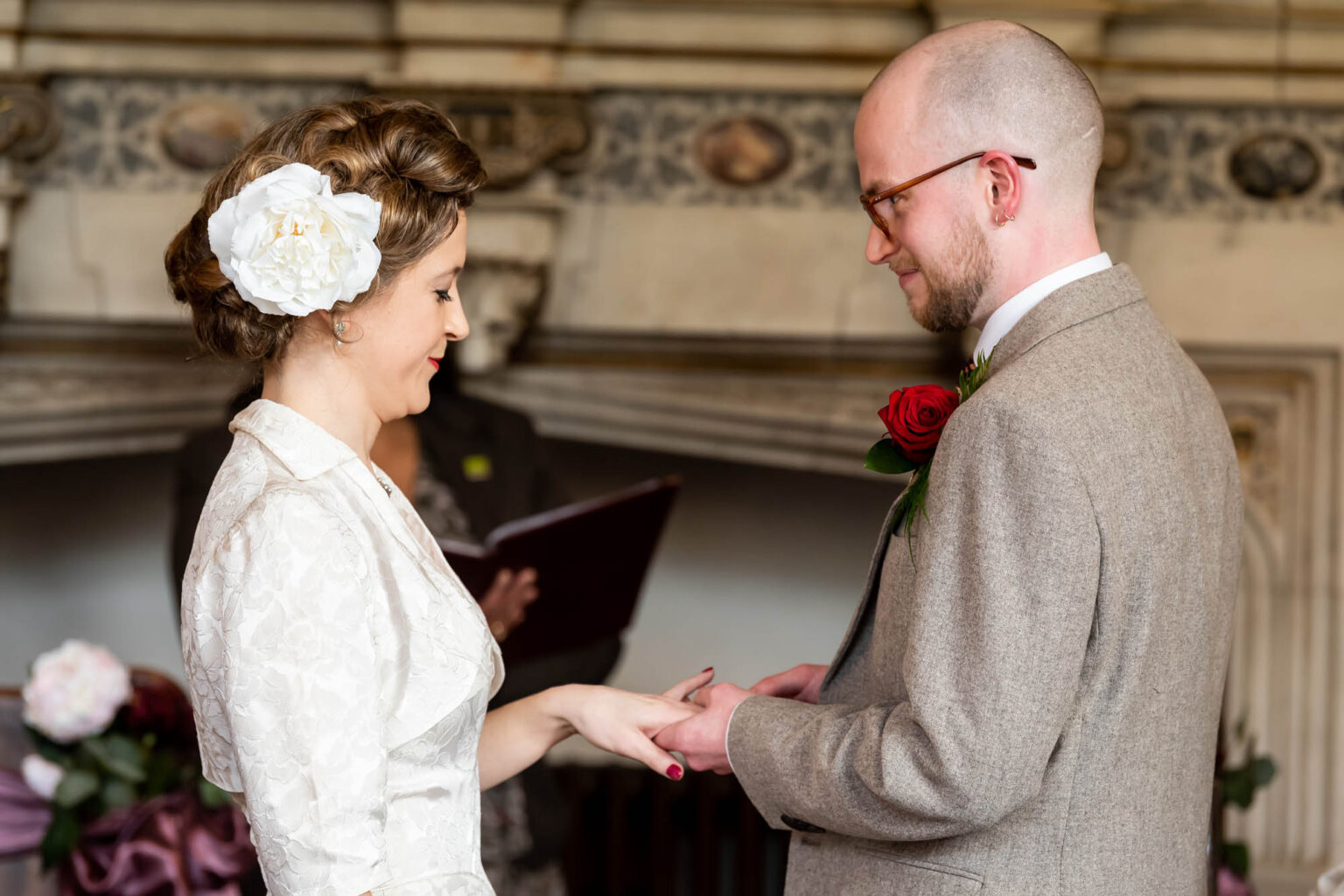 Flo & Ben's classic & timeless Rothamsted Manor wedding, with Tori ...