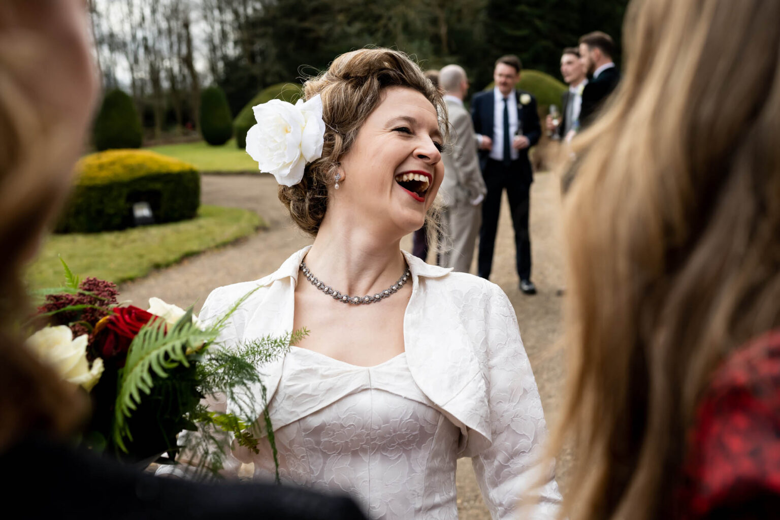 Flo & Ben's classic & timeless Rothamsted Manor wedding, with Tori ...