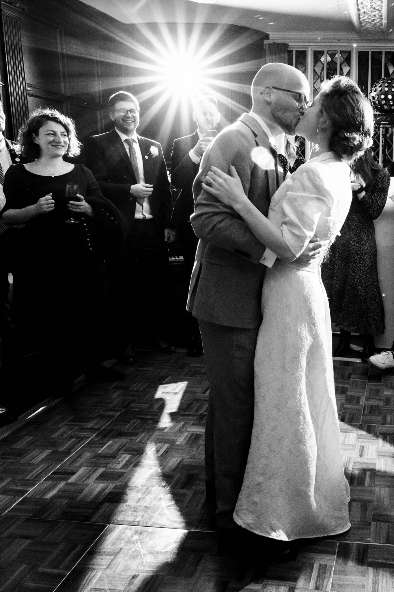 Flo & Ben's classic & timeless Rothamsted Manor wedding, with Tori ...