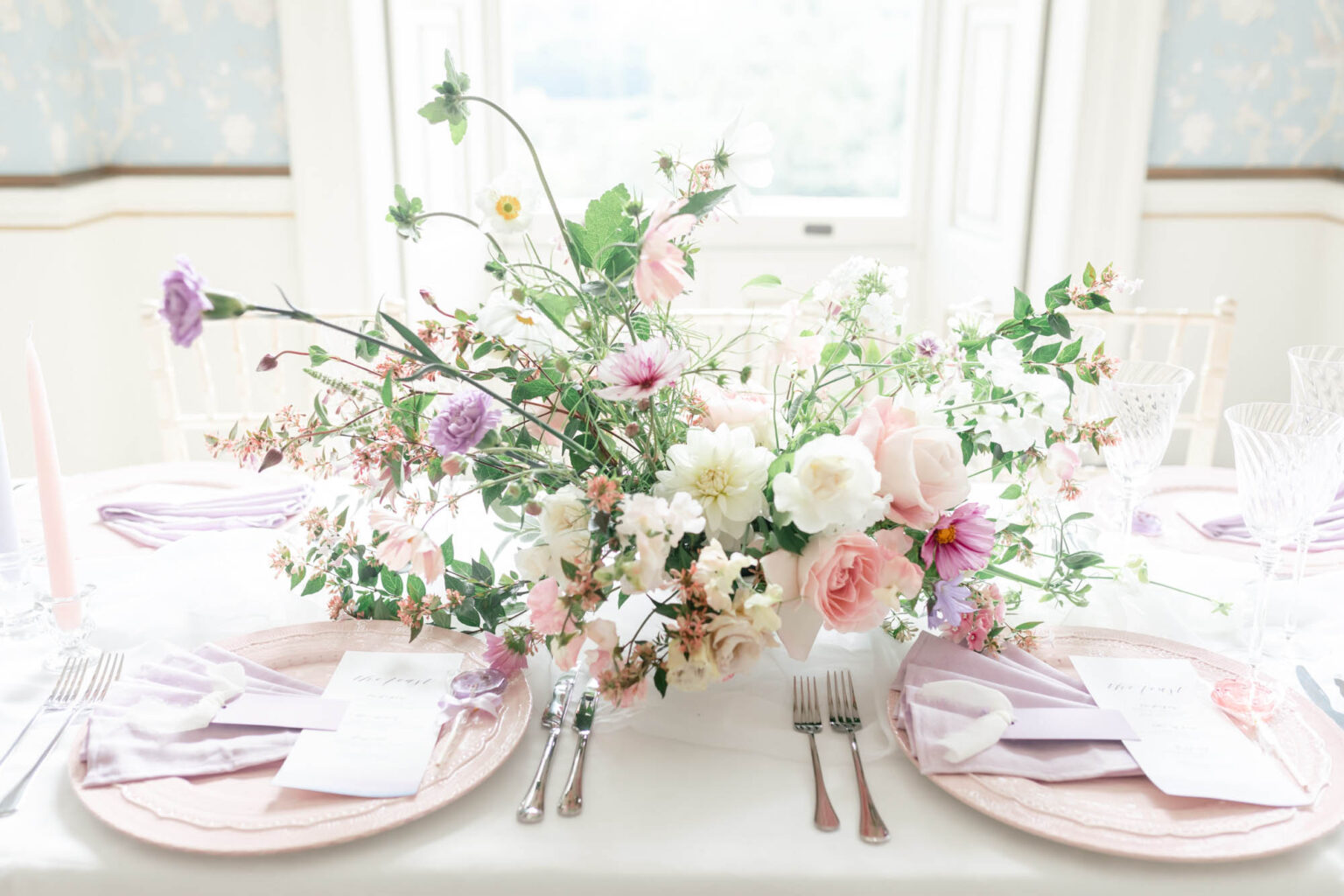 Wedding style inspiration of Elegance and Artistry: Monet's Waterlilies ...