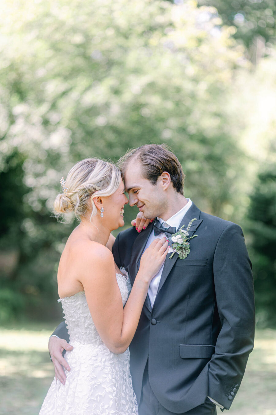 Wedding style inspiration of Elegance and Artistry: Monet's Waterlilies ...