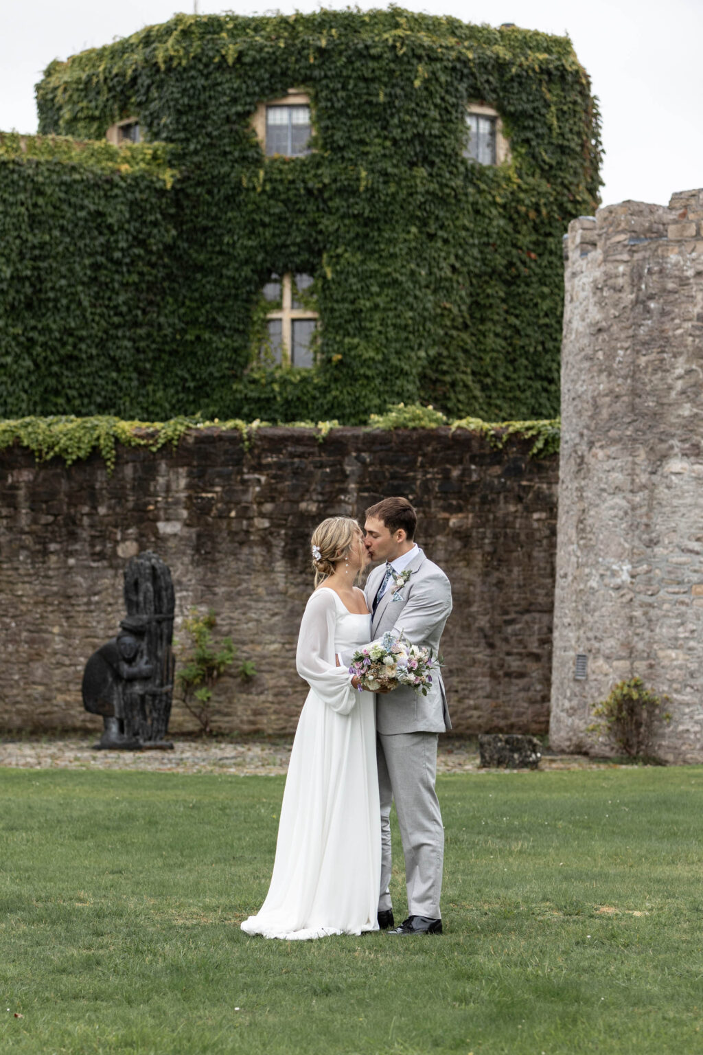 Kezia & Peter's Walton Castle wedding, with Snapdragon Photography ...