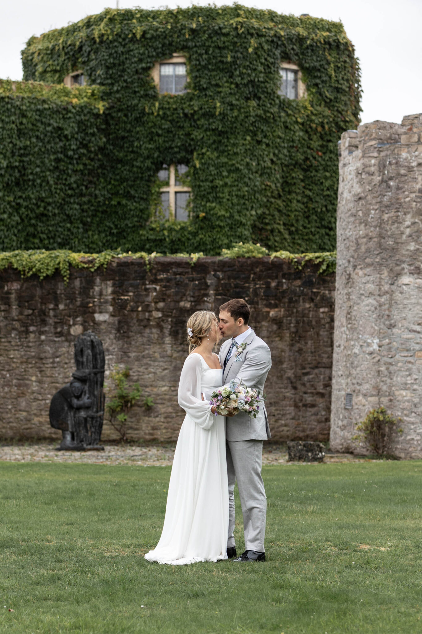 Kezia & Peter's Walton Castle wedding, with Snapdragon Photography ...