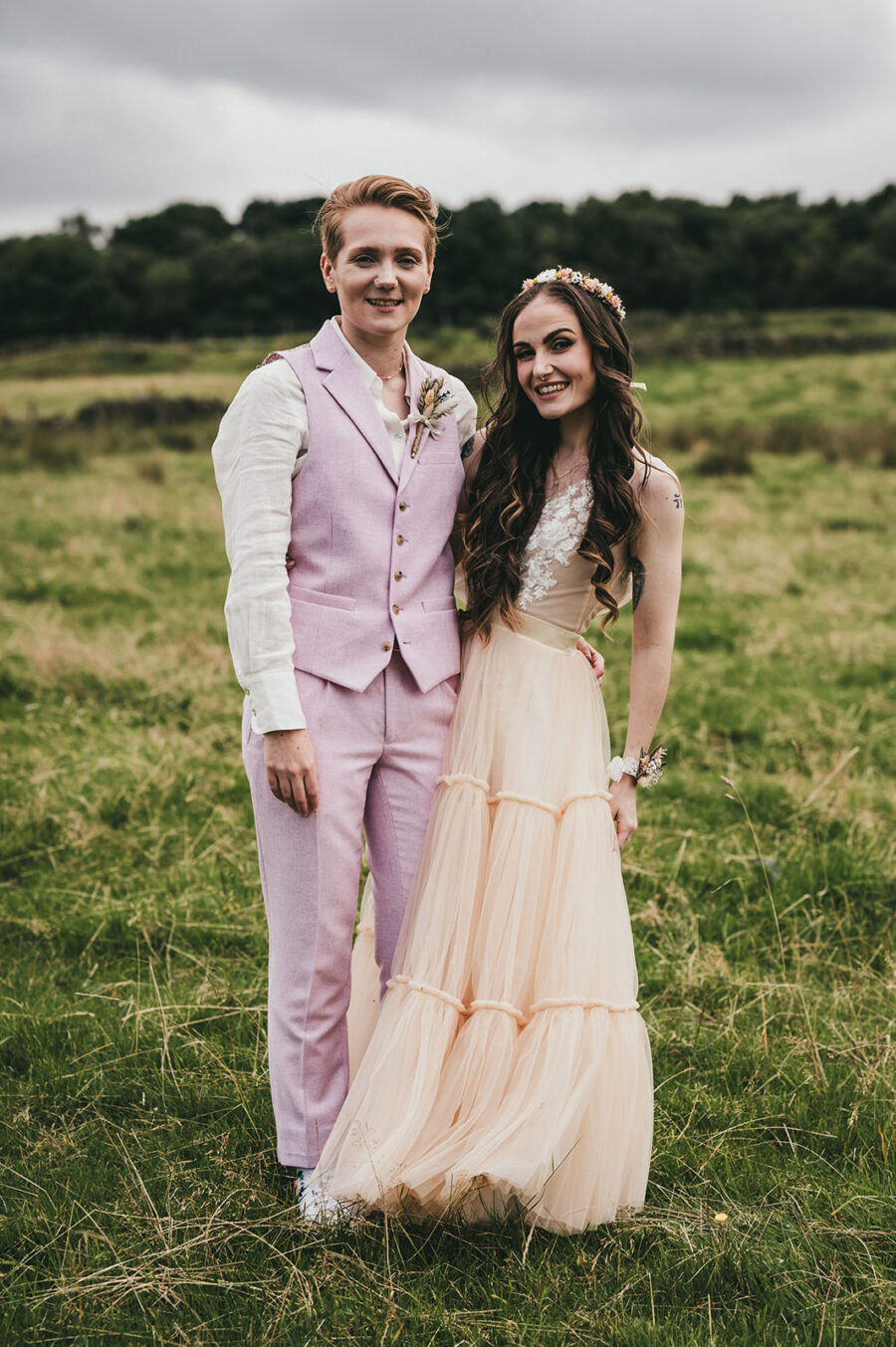 April & Zoe's creative, DIY Chilli Barn wedding, with Sam Chipman ...