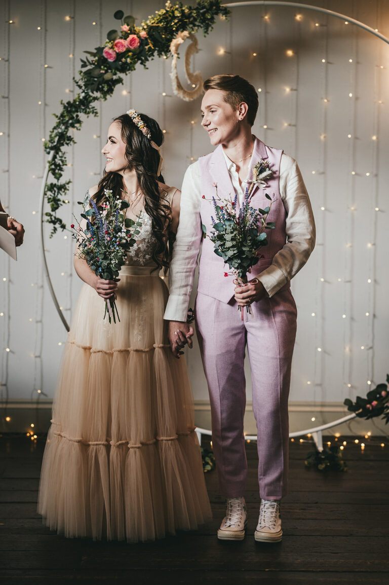 April & Zoe's creative, DIY Chilli Barn wedding, with Sam Chipman ...