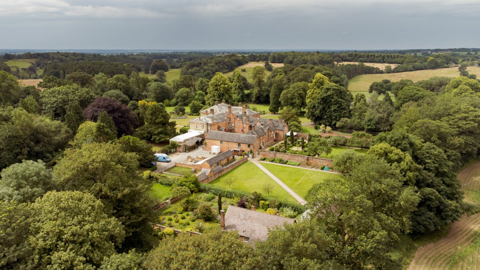 Mike & Lewis's gorgeous Yeldersley Hall wedding, with Matt Selby ...