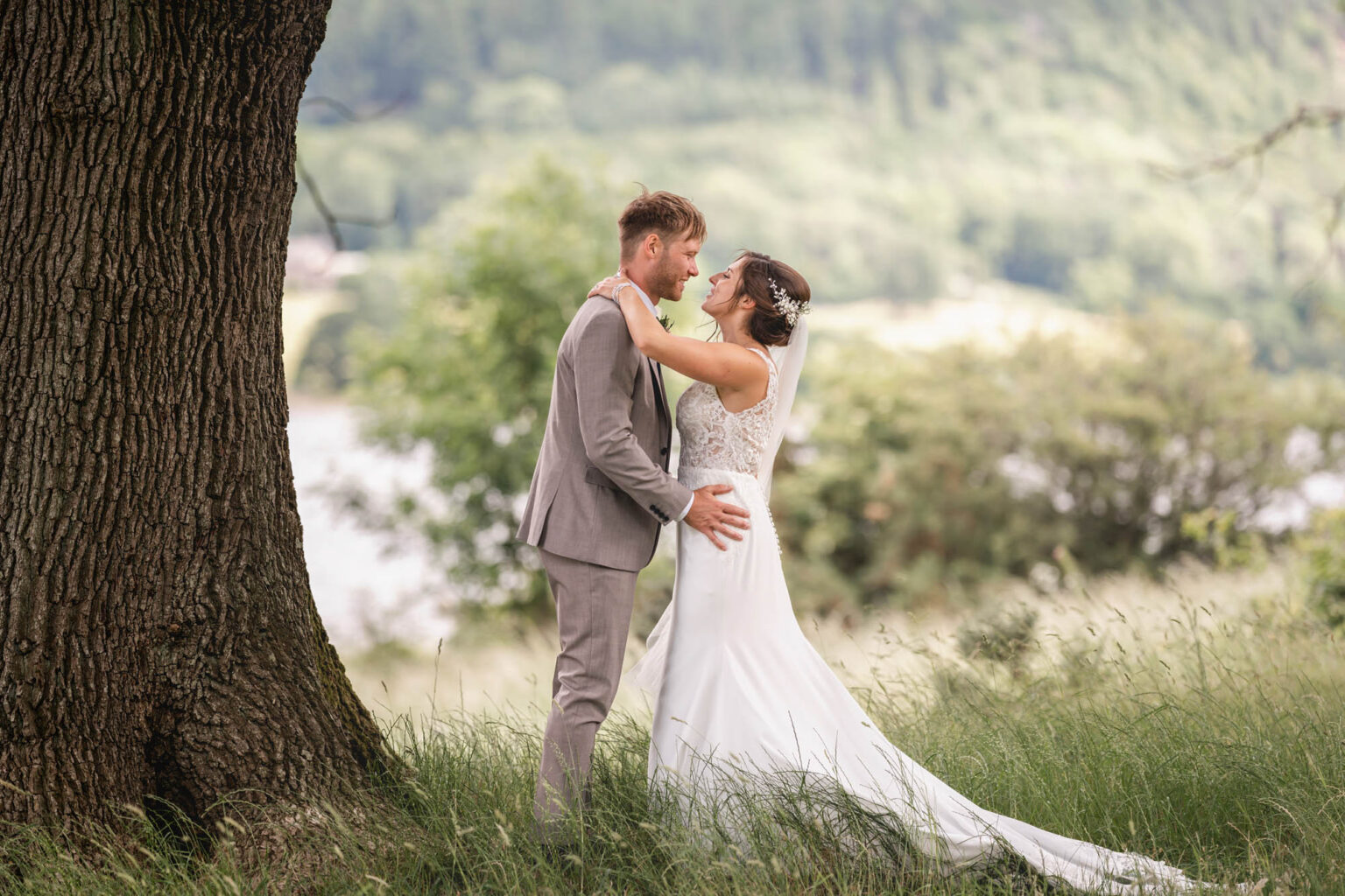 Danni & Jonny's tipi wedding in the Lake District, with Jaye Peg ...
