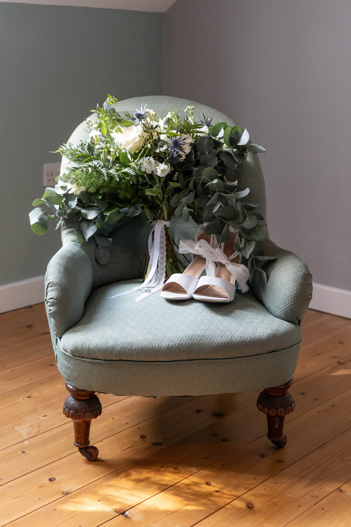 Emma & Matt's Burrow Farm Gardens wedding, with Snapdragon Photography ...