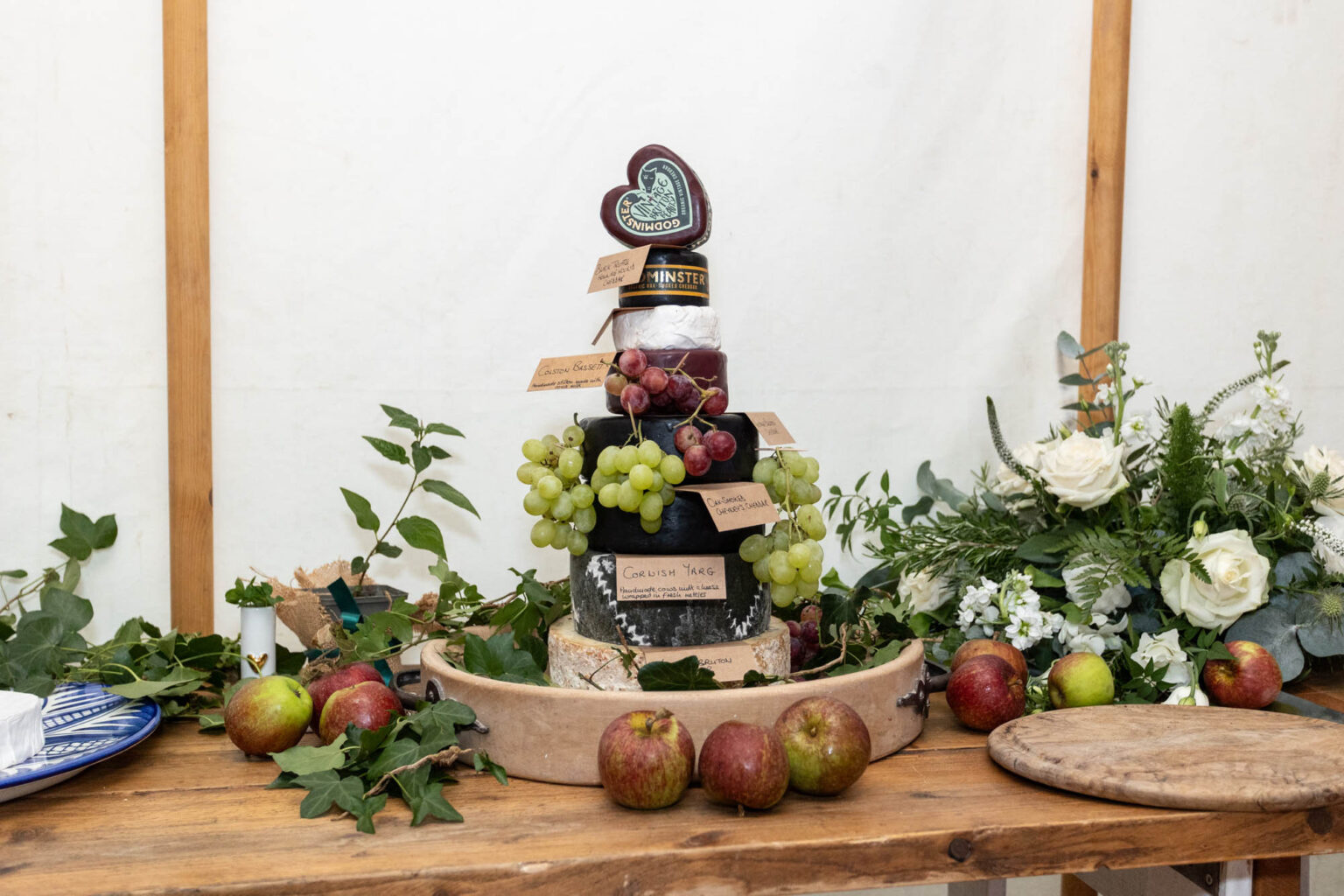 Emma & Matt's Burrow Farm Gardens wedding, with Snapdragon Photography ...