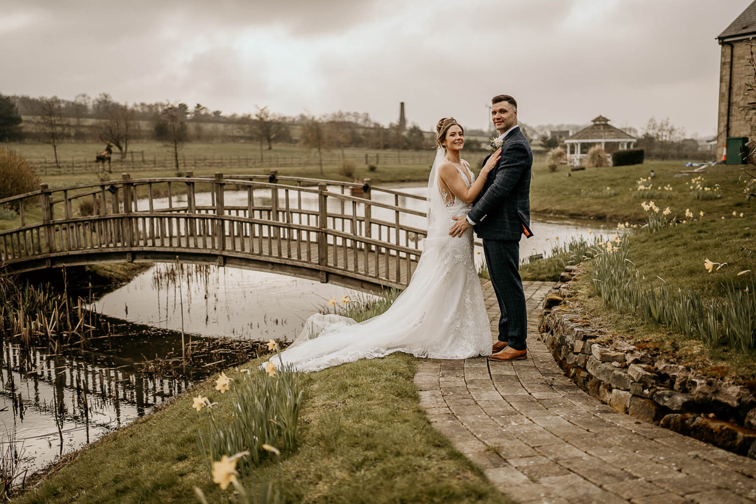 Hannah & Aiden's stunning Peak Edge wedding, with Matt Moore ...