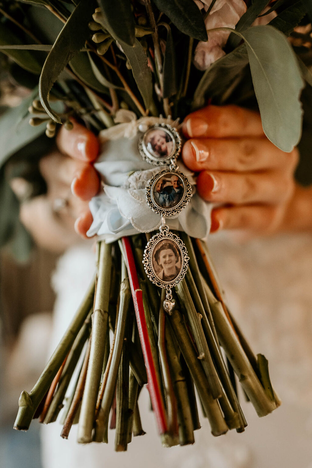 Hannah & Aiden's stunning Peak Edge wedding, with Matt Moore ...