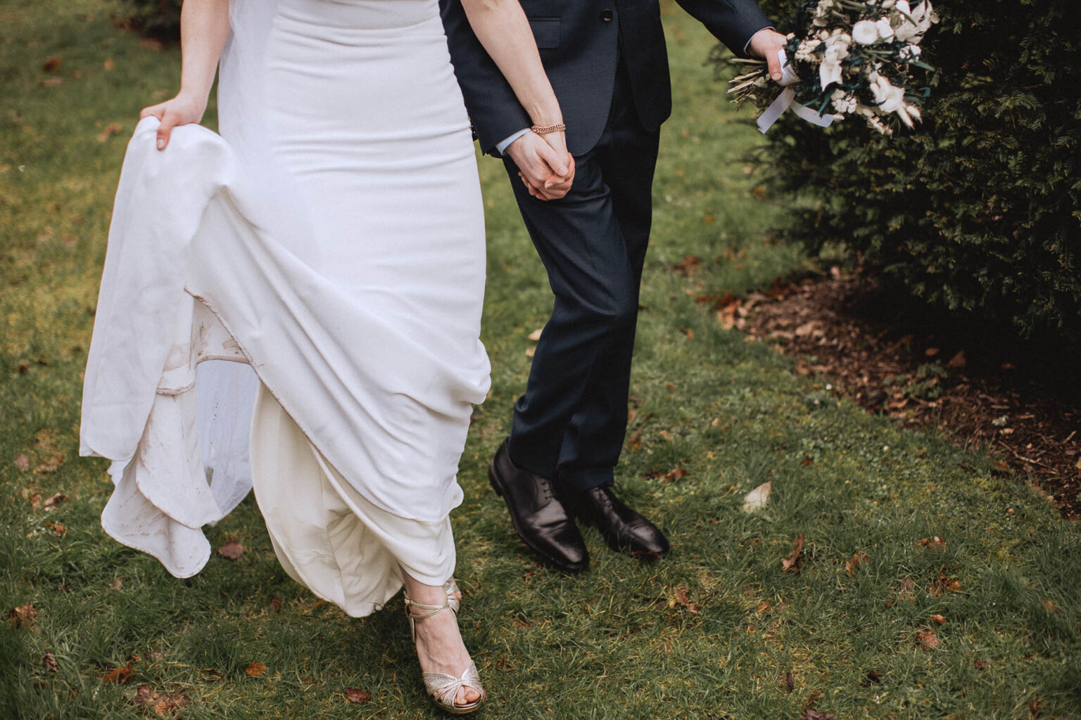 Catrin & James's graceful and beautiful Welsh wedding, with Fox & Bear ...