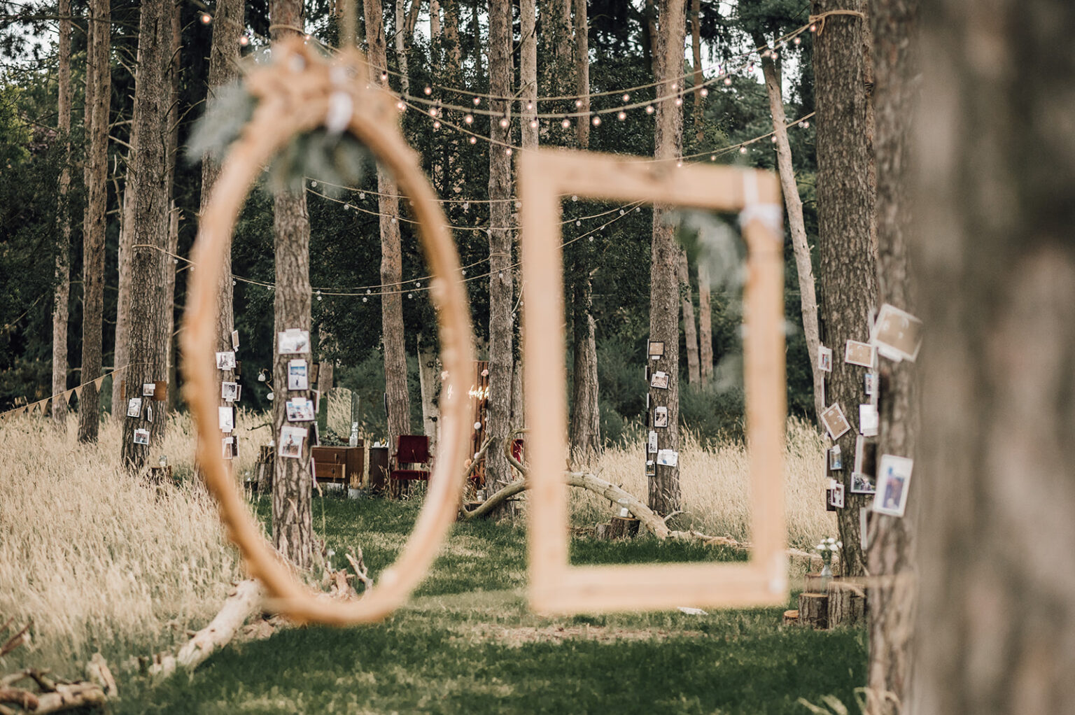 Sara & Tom's insanely creative Suffolk farm wedding, with Damien ...