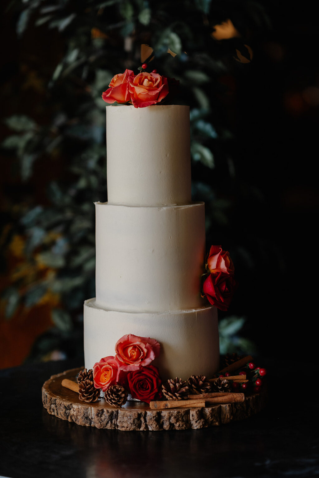 Sarah & Tom's beautiful Yorkshire barn wedding, with Joss Denham ...