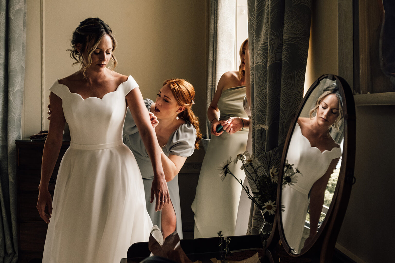 Katie & Calum's arty Sharpham House wedding, with Emis Weddings ...
