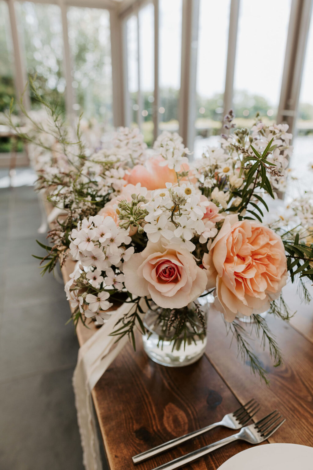 Lauren & Ollie's lovely, timeless St Neots wedding, with Hannah Timm ...