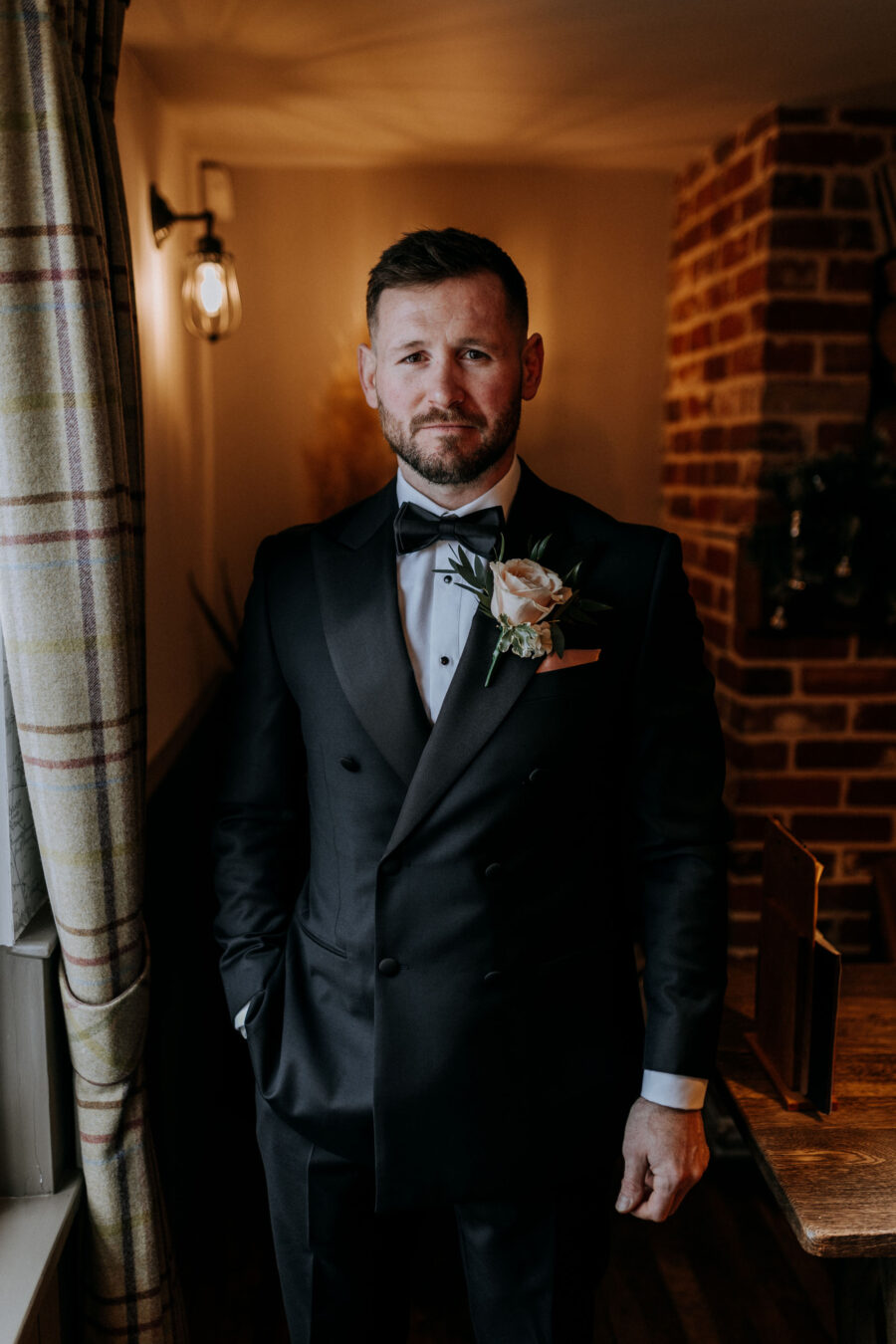 Georgia & Sean's elegant candlelit winter wedding, with Chris ...