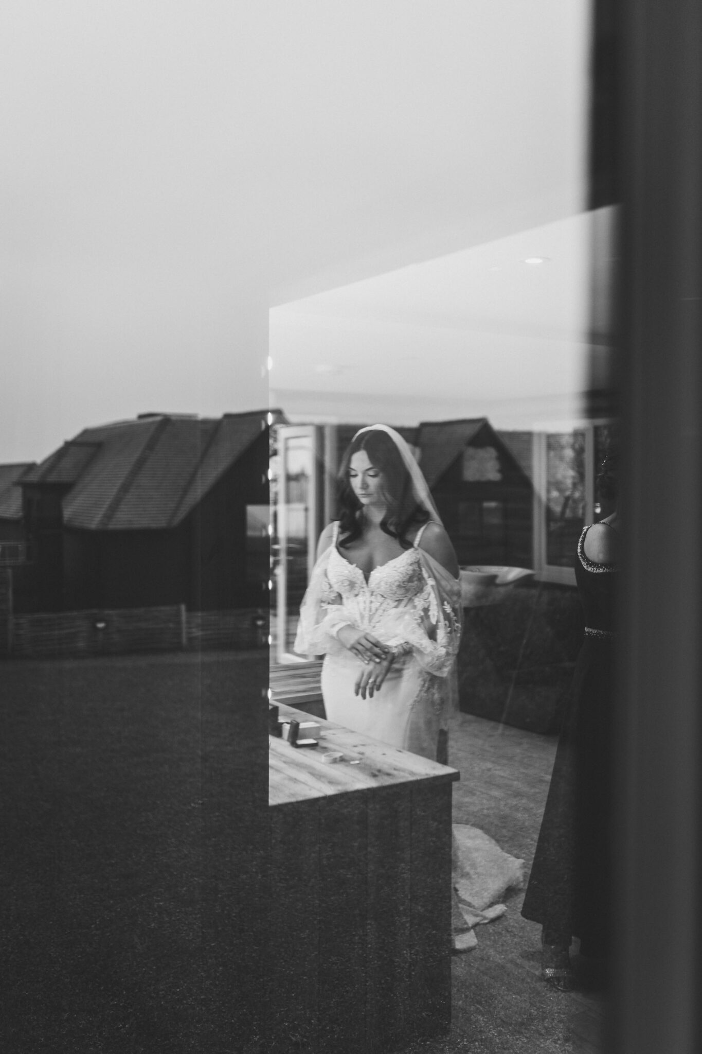 Georgia & Sean's elegant candlelit winter wedding, with Chris ...