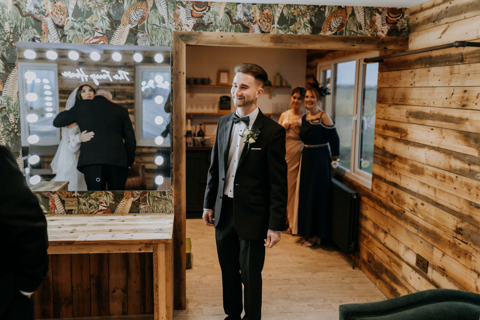 Georgia & Sean's elegant candlelit winter wedding, with Chris ...