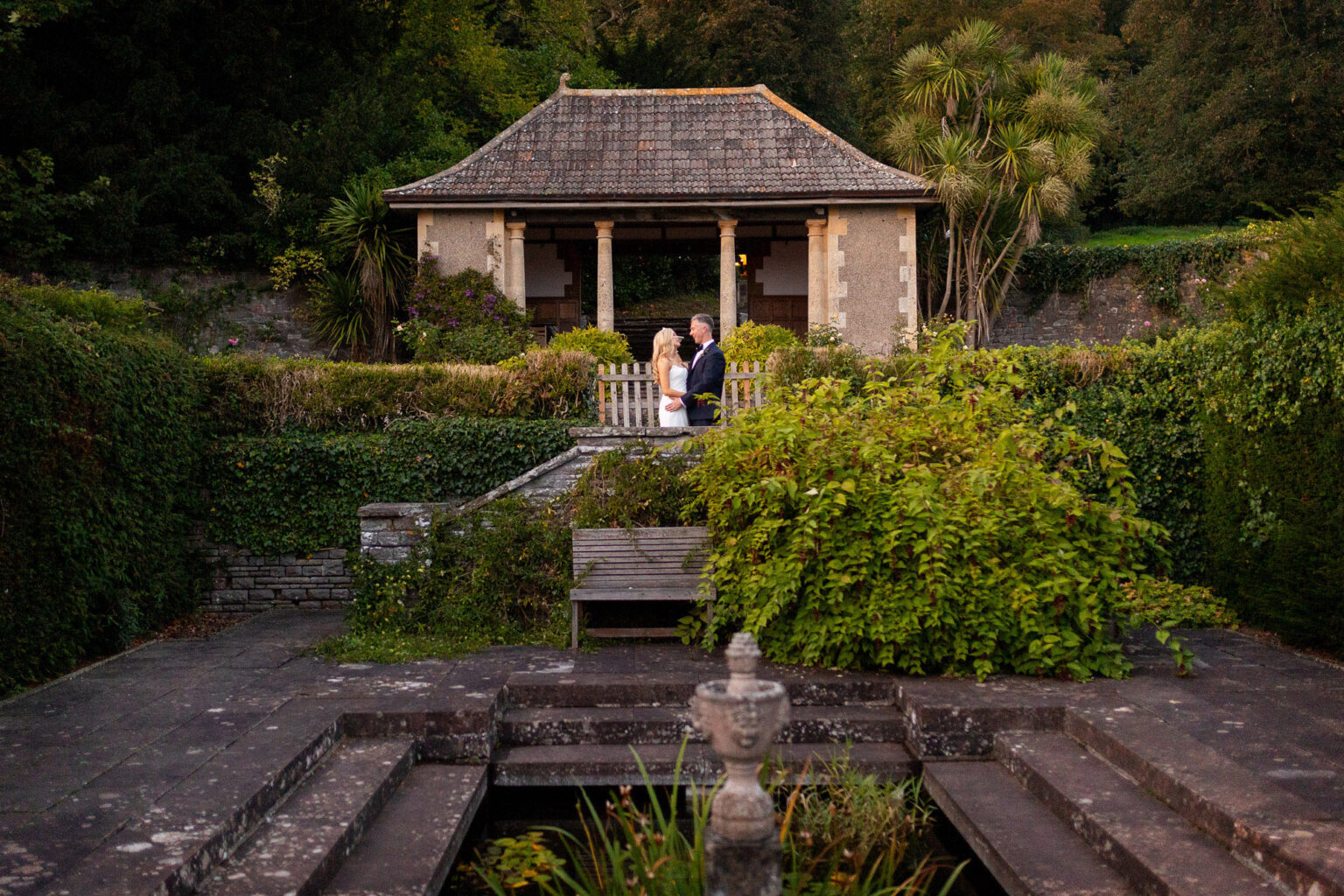 Izzy and Tom's beautiful Barley Wood wedding, with Martin Dabek ...